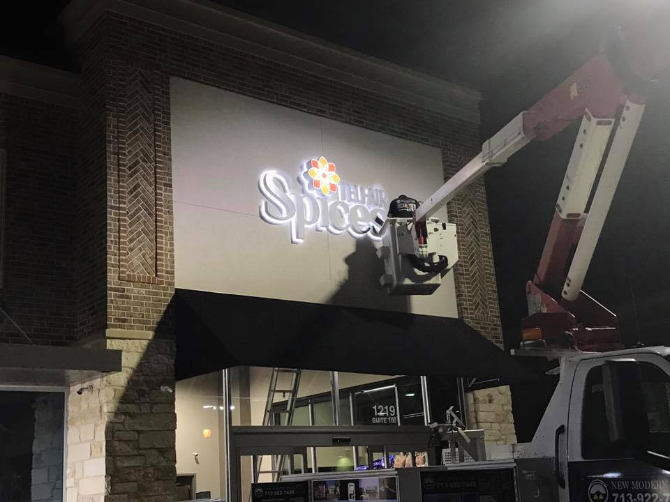 Lighted Signs | Outdoor Lighted Signs for Business